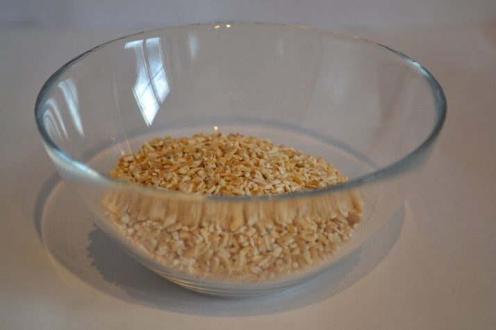 10 Incredible Benefits Of Oats (Guide To Types, Prep, Cooking, Skin care)