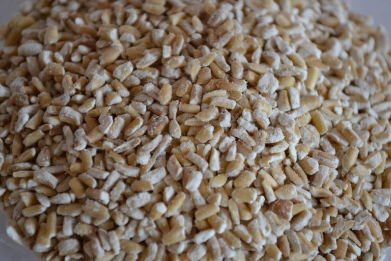 10 Incredible Benefits Of Oats (Guide To Types, Prep, Cooking, Skin care)