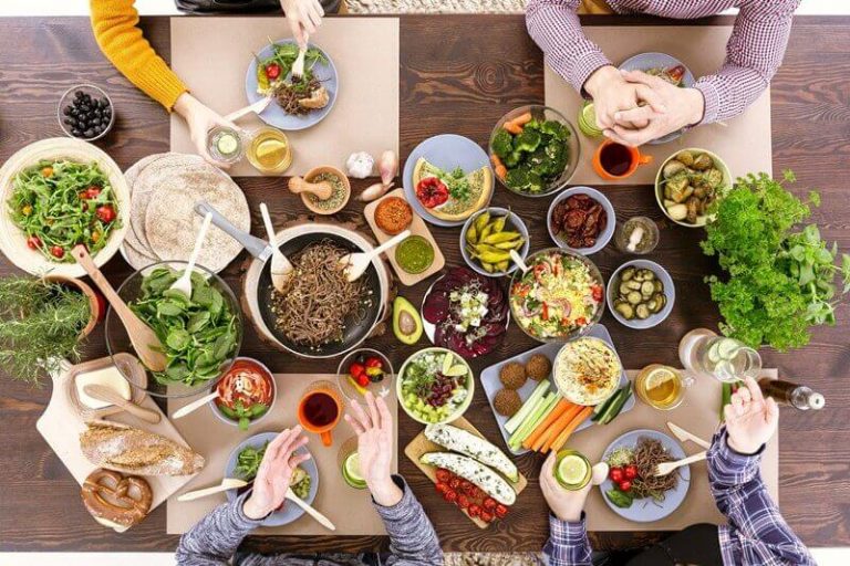 17 Delicious Raw Vegan Party Food Recipes